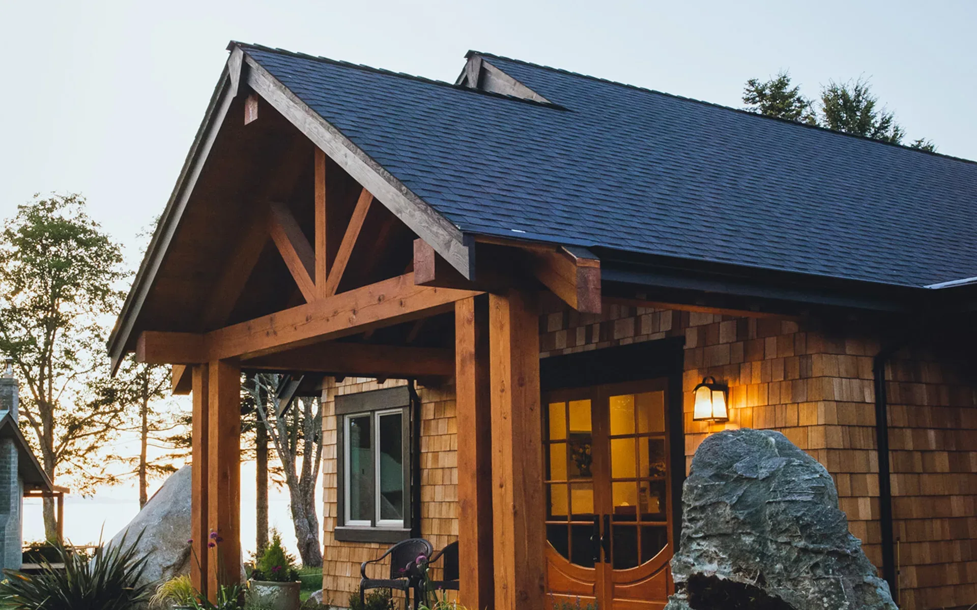 Sea Breeze Lodge | About the Lodge